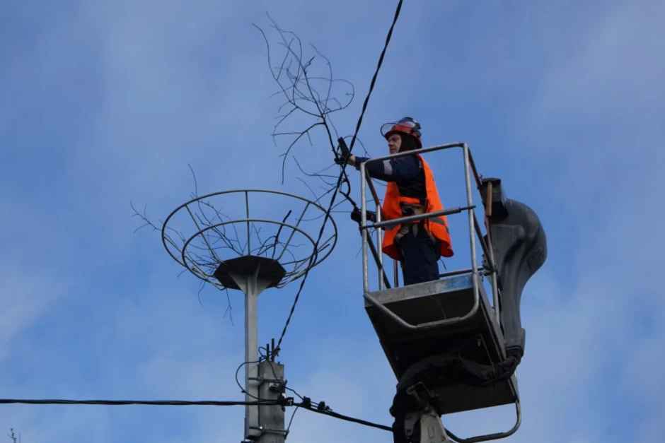 Брестские энергетики показали, как готовят железные "буслянки" - Telegraf.news